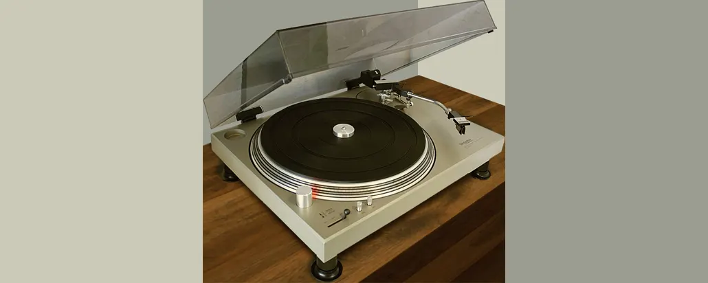 Technics SL-1200 Turntable: A Timeless Classic - Spin The Vinyl